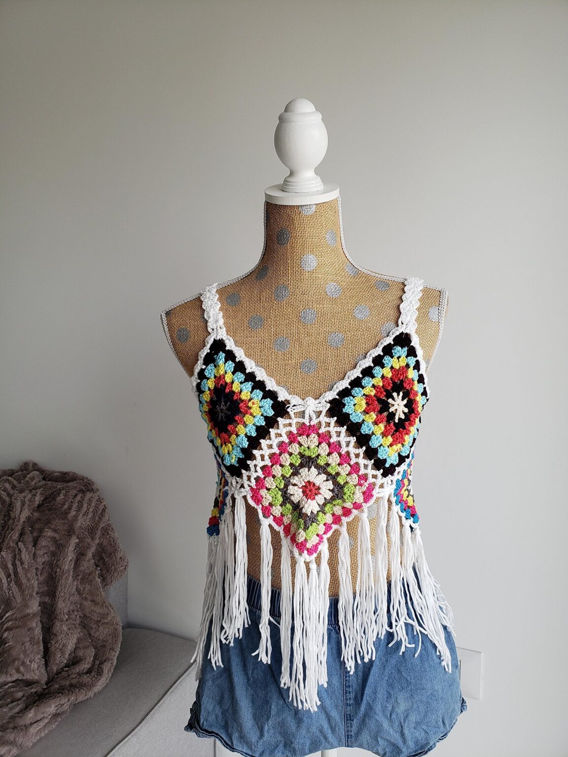 Retro Granny Square Crop Top – Crochet Top Pattern – The Snugglery