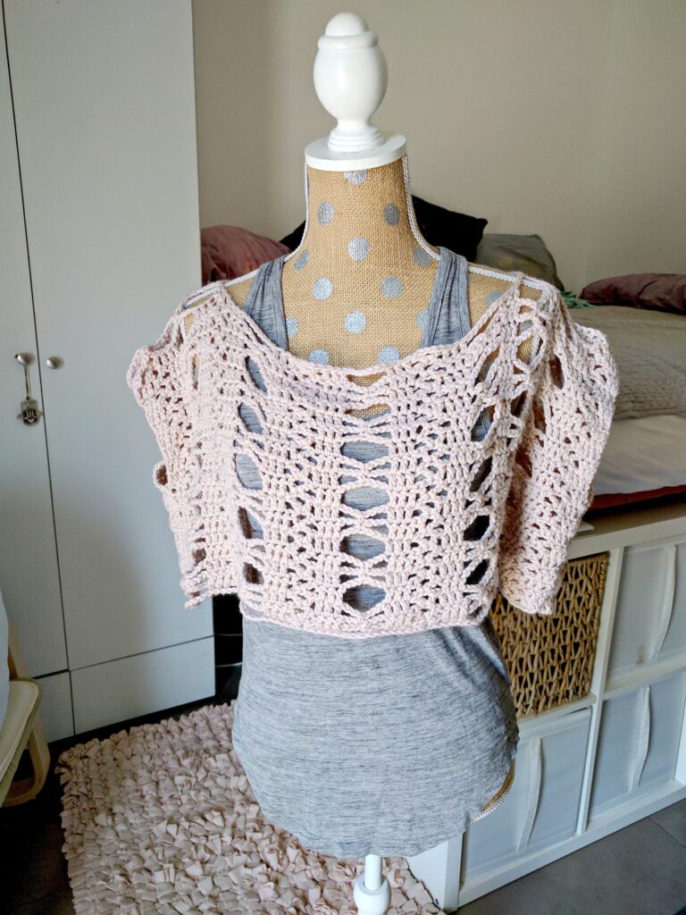 Lace Boxy Top – Crochet Crop Top Pattern – The Snugglery