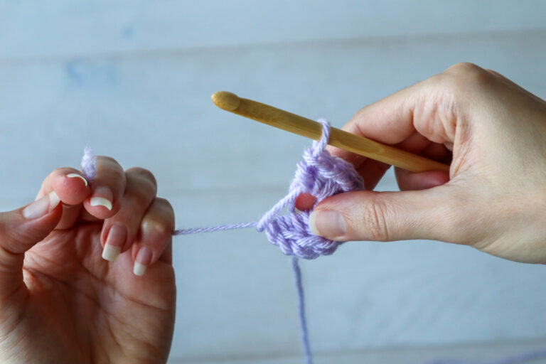 How To Crochet The Magic Circle - The Best Way To Start Crochet Hats ...