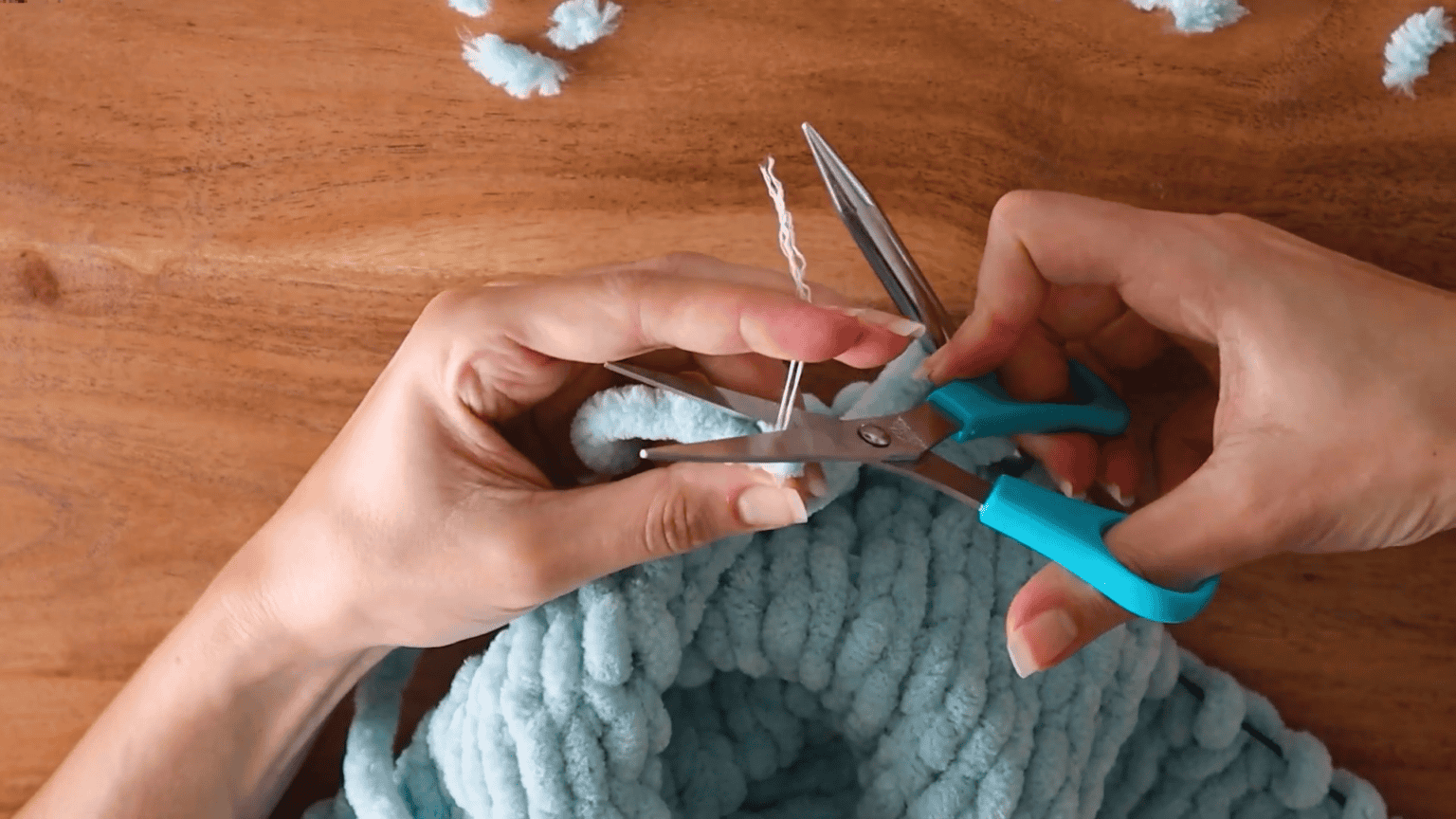 How To Work With Chenille Yarn - Plus, Free Super Chunky Knit Blanket ...
