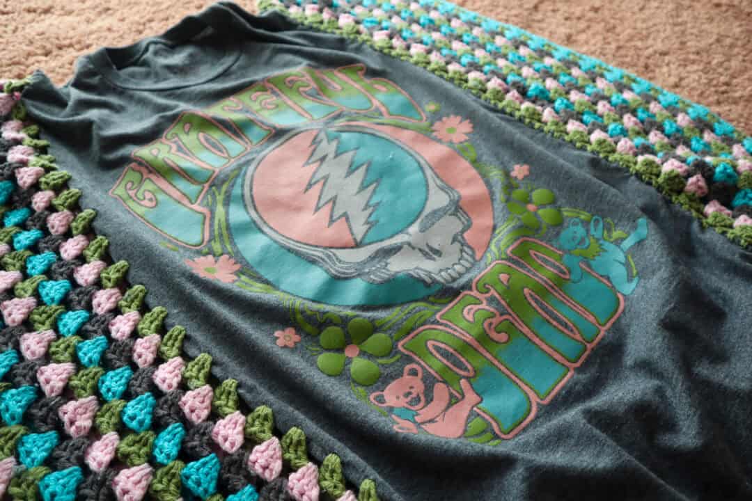 DIY Crochet T-Shirt Poncho – Upcycle an Old Tee into Festival-Ready ...