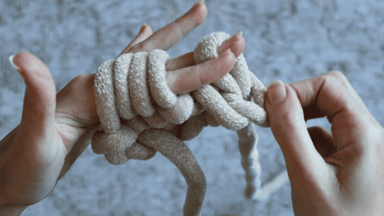 How to Finger Knit a Chunky Ribbed Blanket (No Needles Required!) - The ...